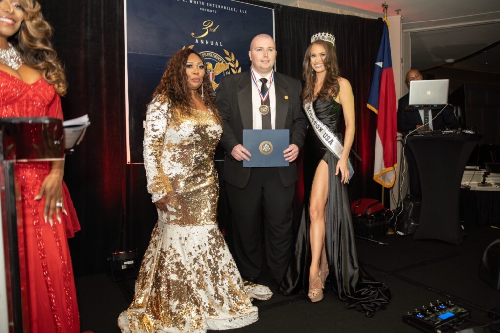 Celebrity bodyguard makes history, receives Presidential Lifetime ...