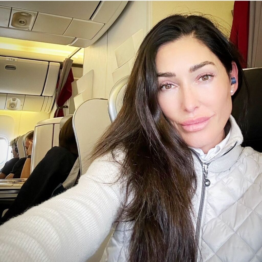 Meet Dara Tomanovich: The First Lady of Luxury Golf Line for Women ...