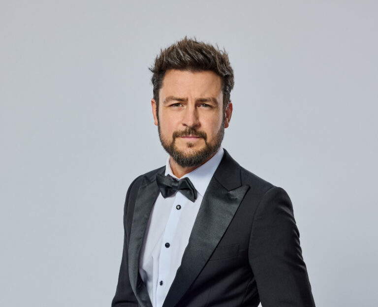 Tyler Hynes reflects on the 2025 GLAAD Media Award win for 'The ...
