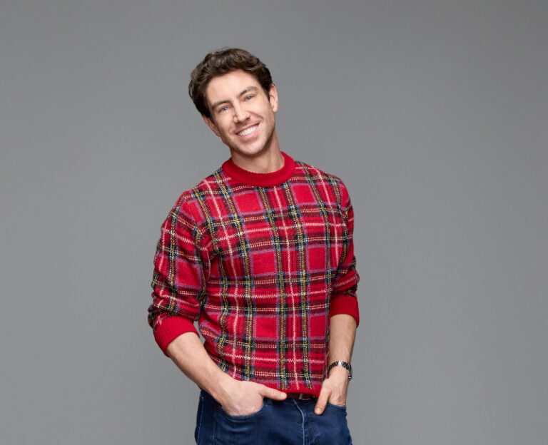 Robbie Simpson talks about 'Finding Mr. Christmas' Season 2 on Hallmark ...